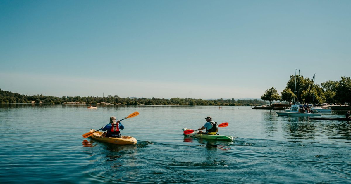 The Perfect Paddle Day at Lake Natoma | Kayaking & Paddleboarding Near ...